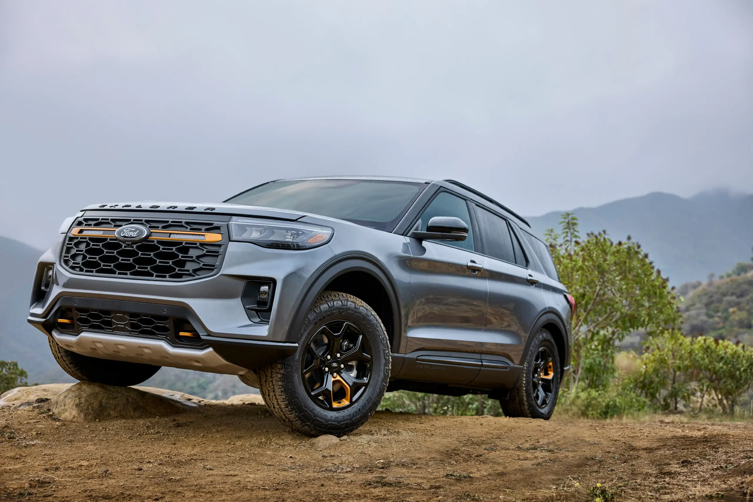 The 5 best midsize three-row SUVs, according to Edmunds